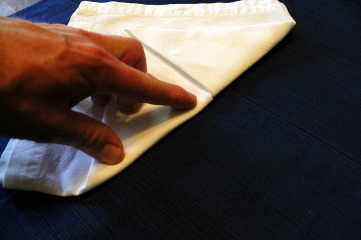 Napkin Folding 101: Fleur de Lis – Kevin Lee Jacobs