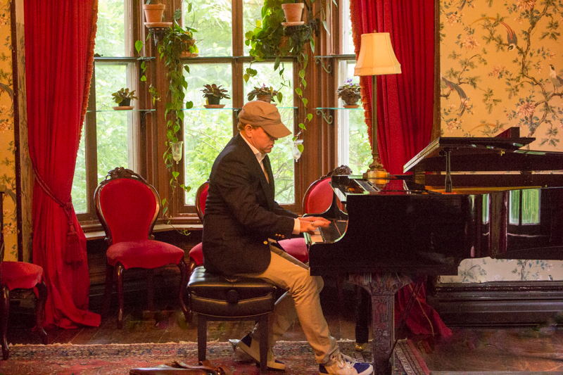 PAWS Fundraiser with Bebe Neuwirth – Kevin Lee Jacobs