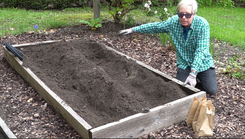 How I Plant Potatoes in a Raised Bed – Kevin Lee Jacobs