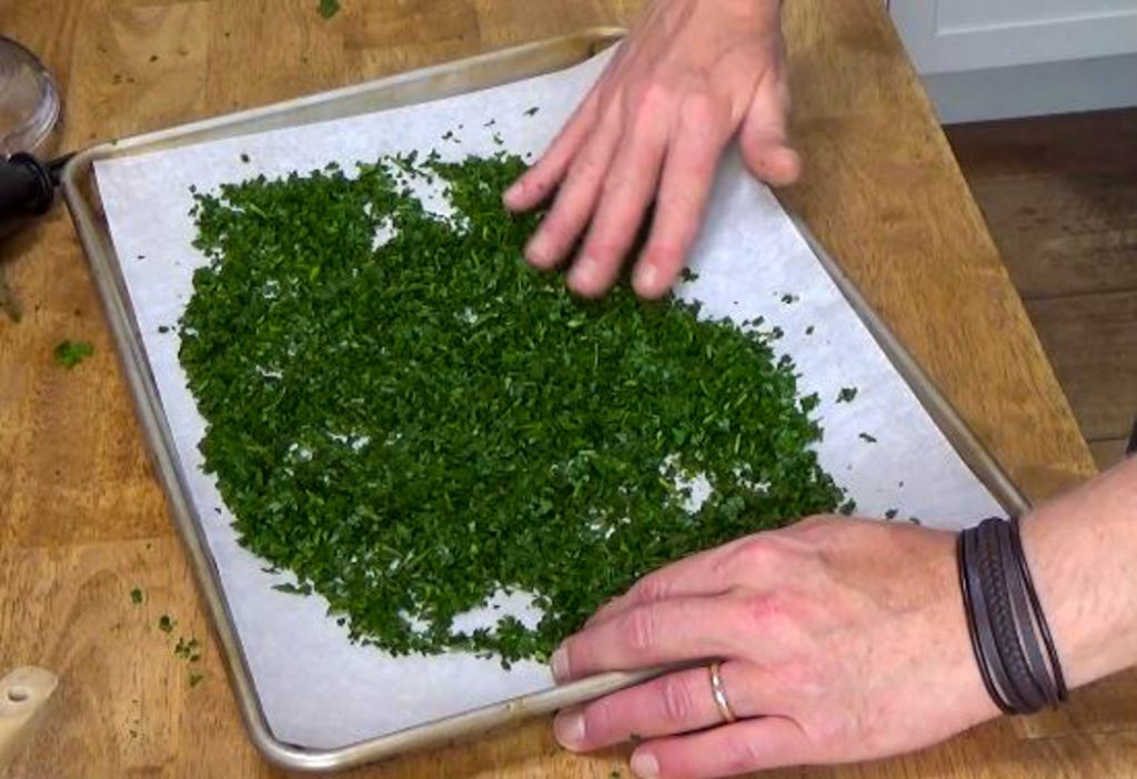 How to Dry Parsley in the Oven – Kevin Lee Jacobs